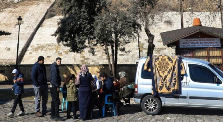 Turkish quake survivors face big freeze in cars, tents-INP